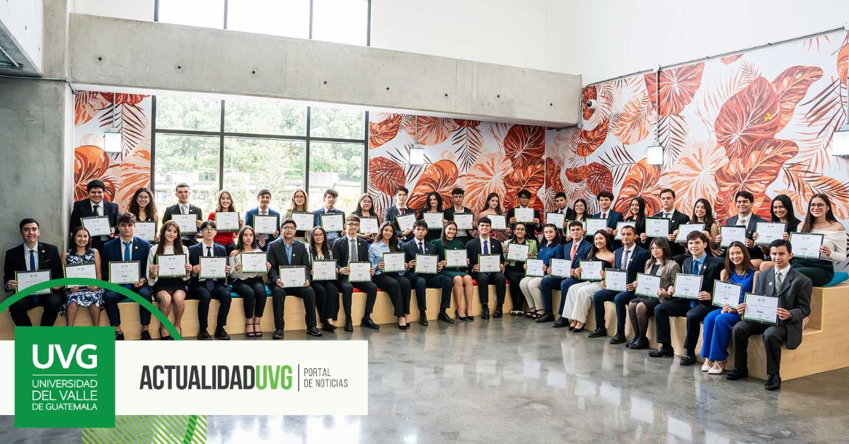 Ceremonia de entrega de becas UVG 2025 reconoce el talento de jóvenes ...