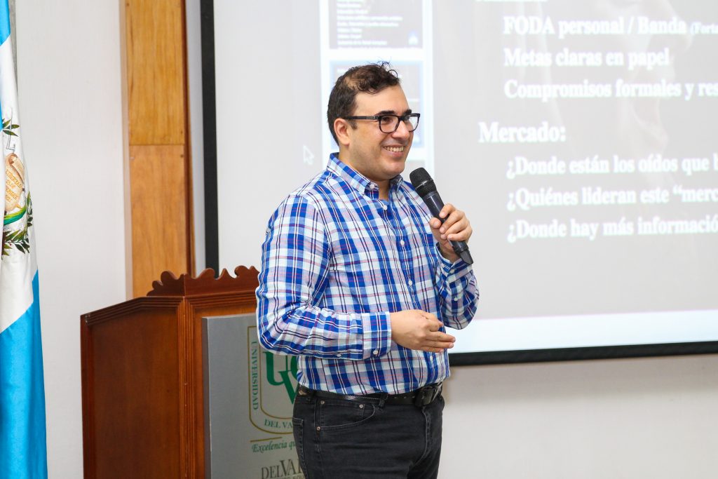 Francisco Páez de visita por la Universidad del Valle de Guatemala ...